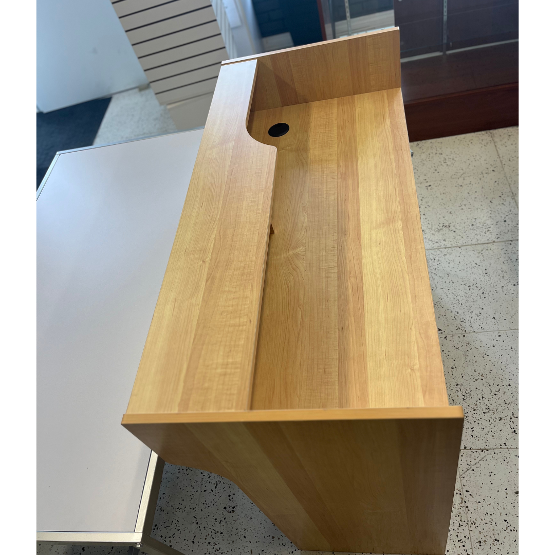 4FT Ledgetop Counter, Colour: Maple - Display Group Inc